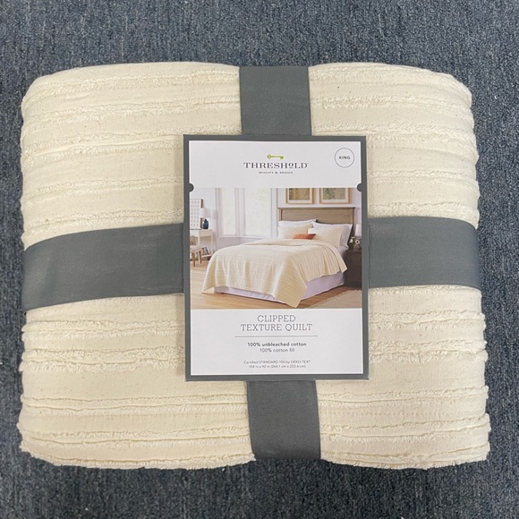 Threshold | Bedding | Threshold Textured King Size Quilt Cream | Poshmark